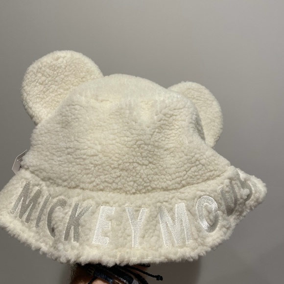 Disney | Accessories | Mickey Mouse Sherpa Fuzzy Cream Bucket Hat ...